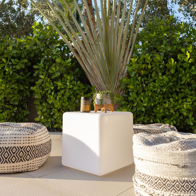 Big Cube Portable Bluetooth Indoor / Outdoor LED Lamp by Smart & Green ...