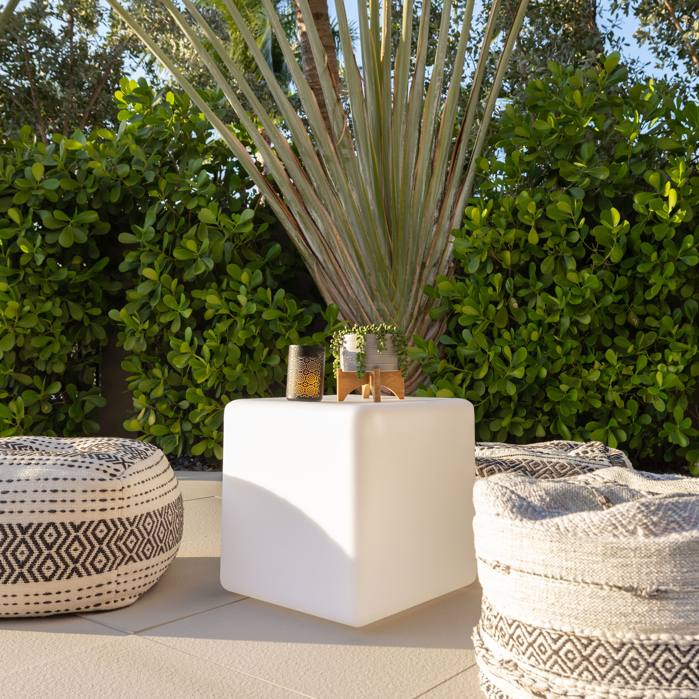 Big Cube Portable Bluetooth Indoor / Outdoor LED Lamp by Smart & Green ...