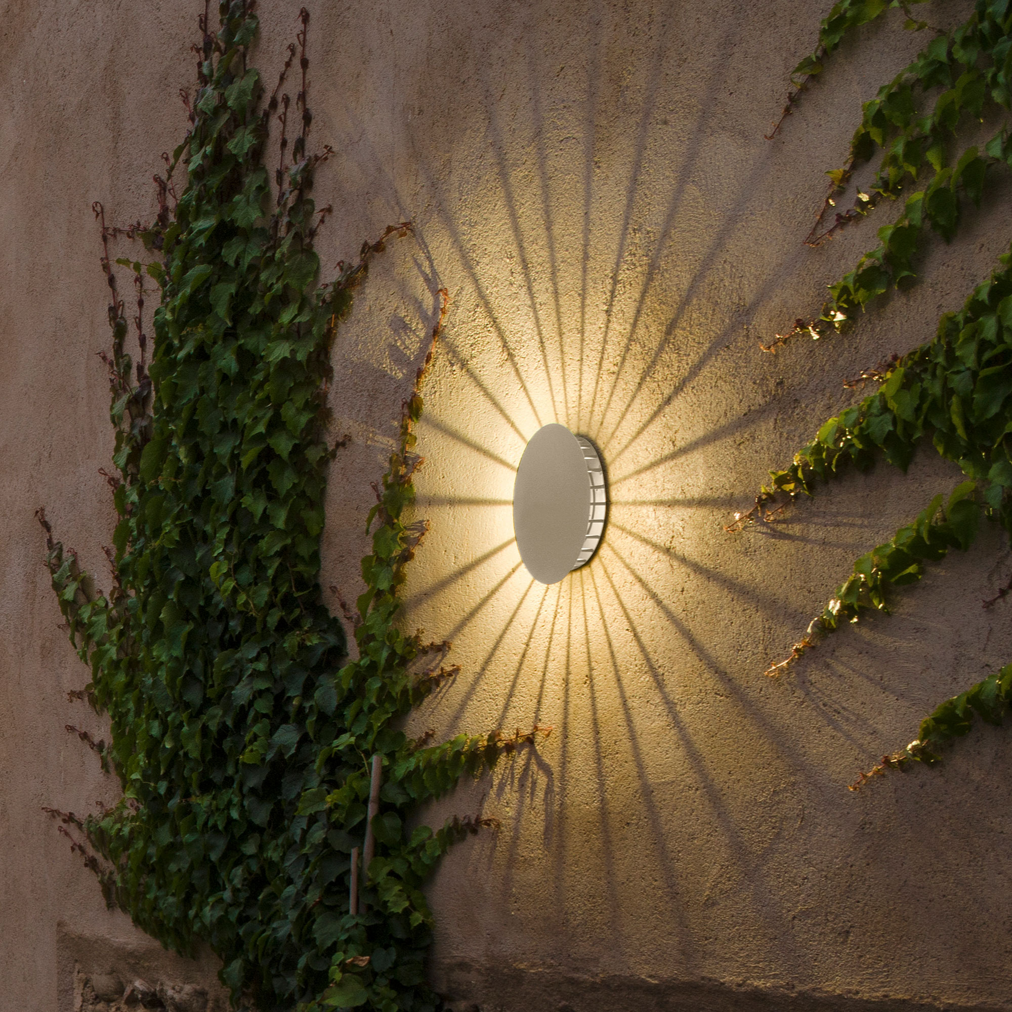 Meridiano Outdoor Wall Sconce by Vibia | 4720-58/10 | VIB422603