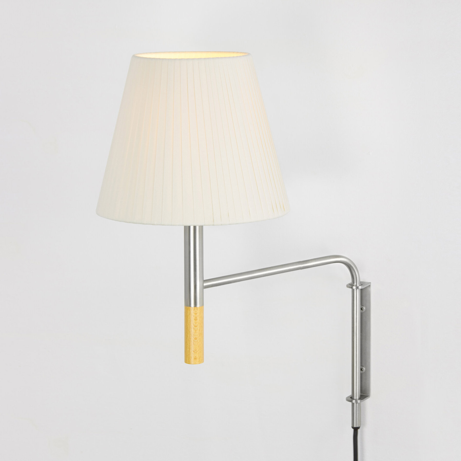 BC Swing Arm Wall Sconce by Santa & Cole | BC1WA02UL | SCO592899