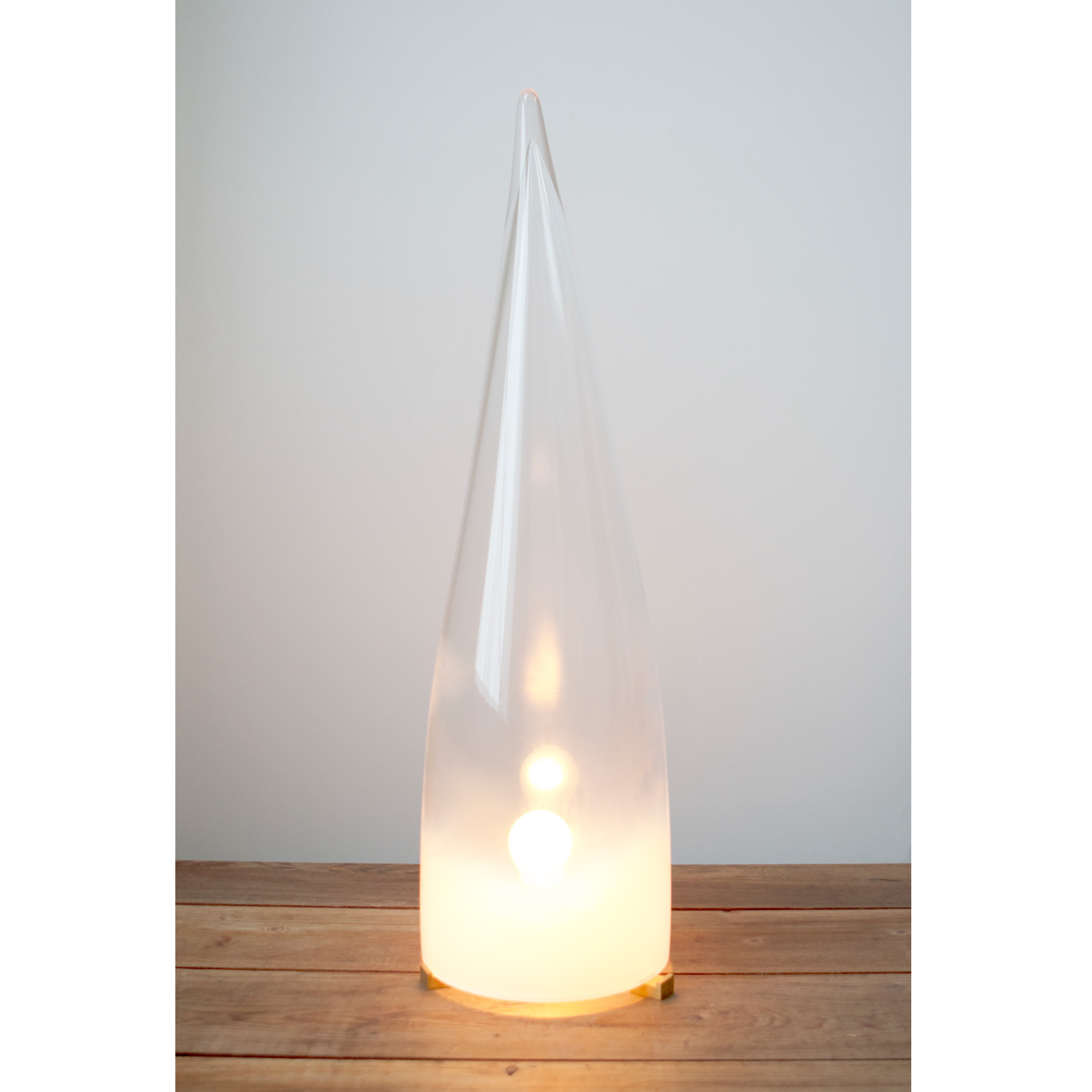 Kin Table Lamp by SkLO | LT320WHTBB | SKL924159