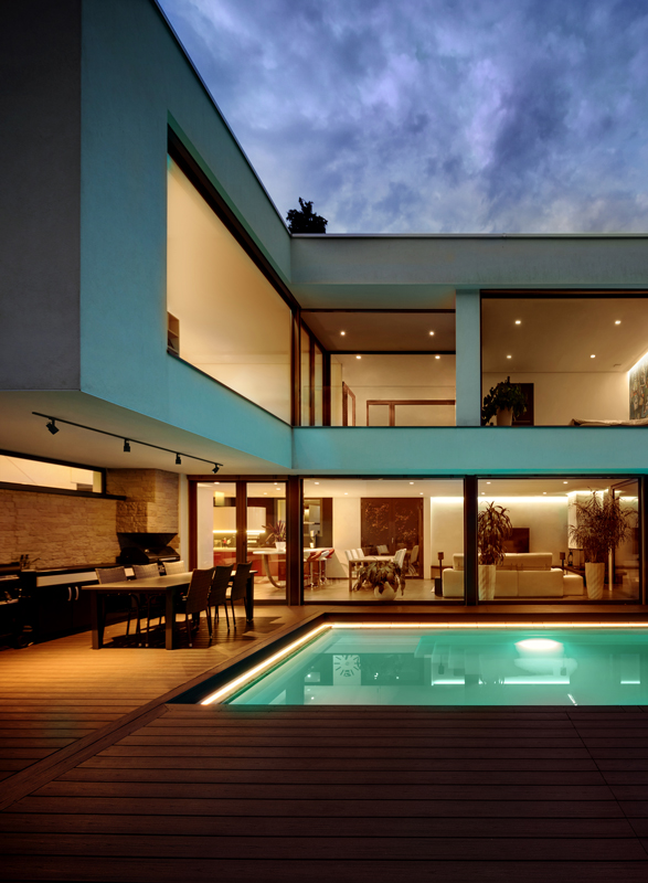 Outdoor Track Lighting | Lightology